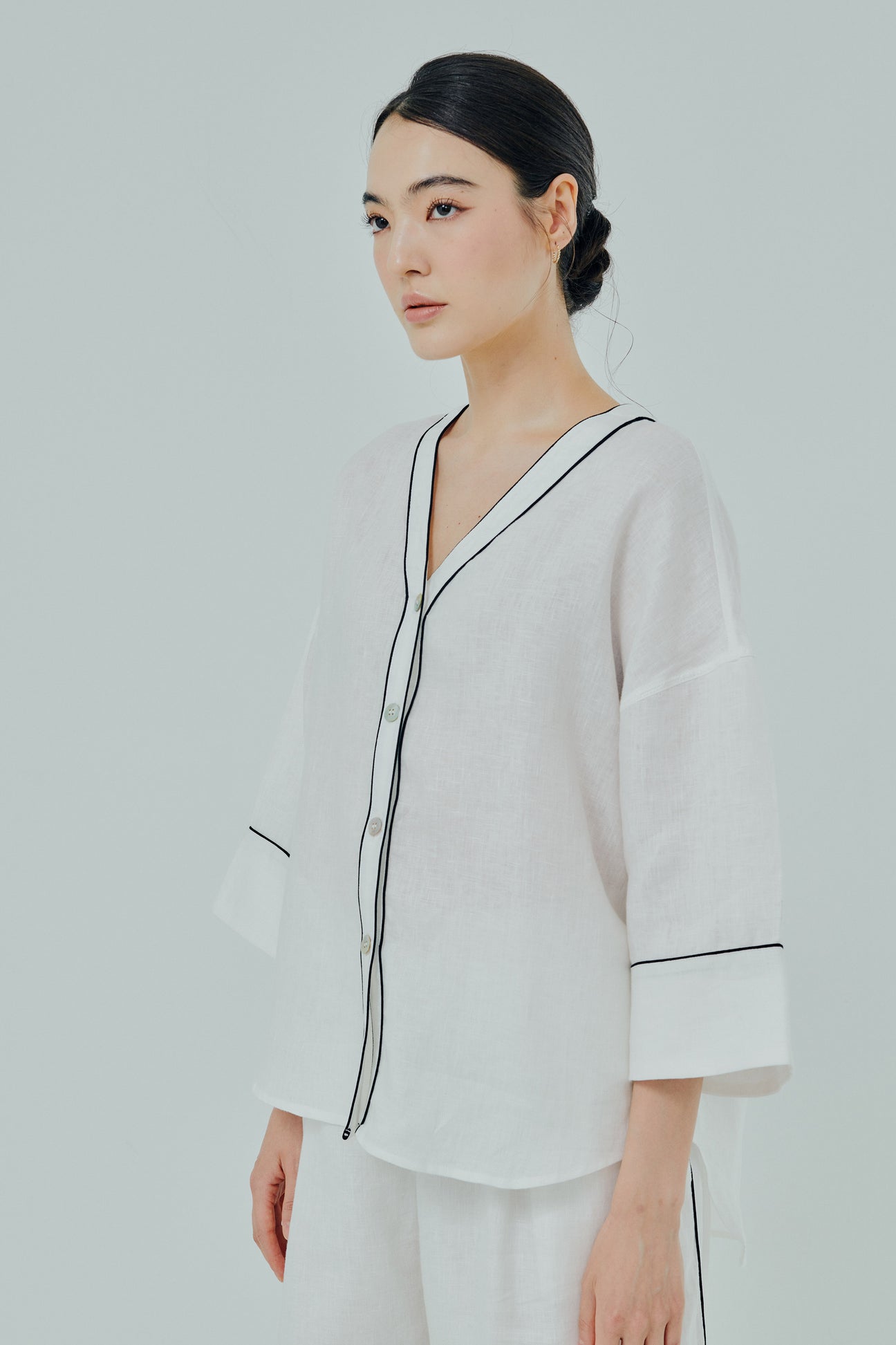 Sculptor Linen Outline Shirt in White – Whimsigirl