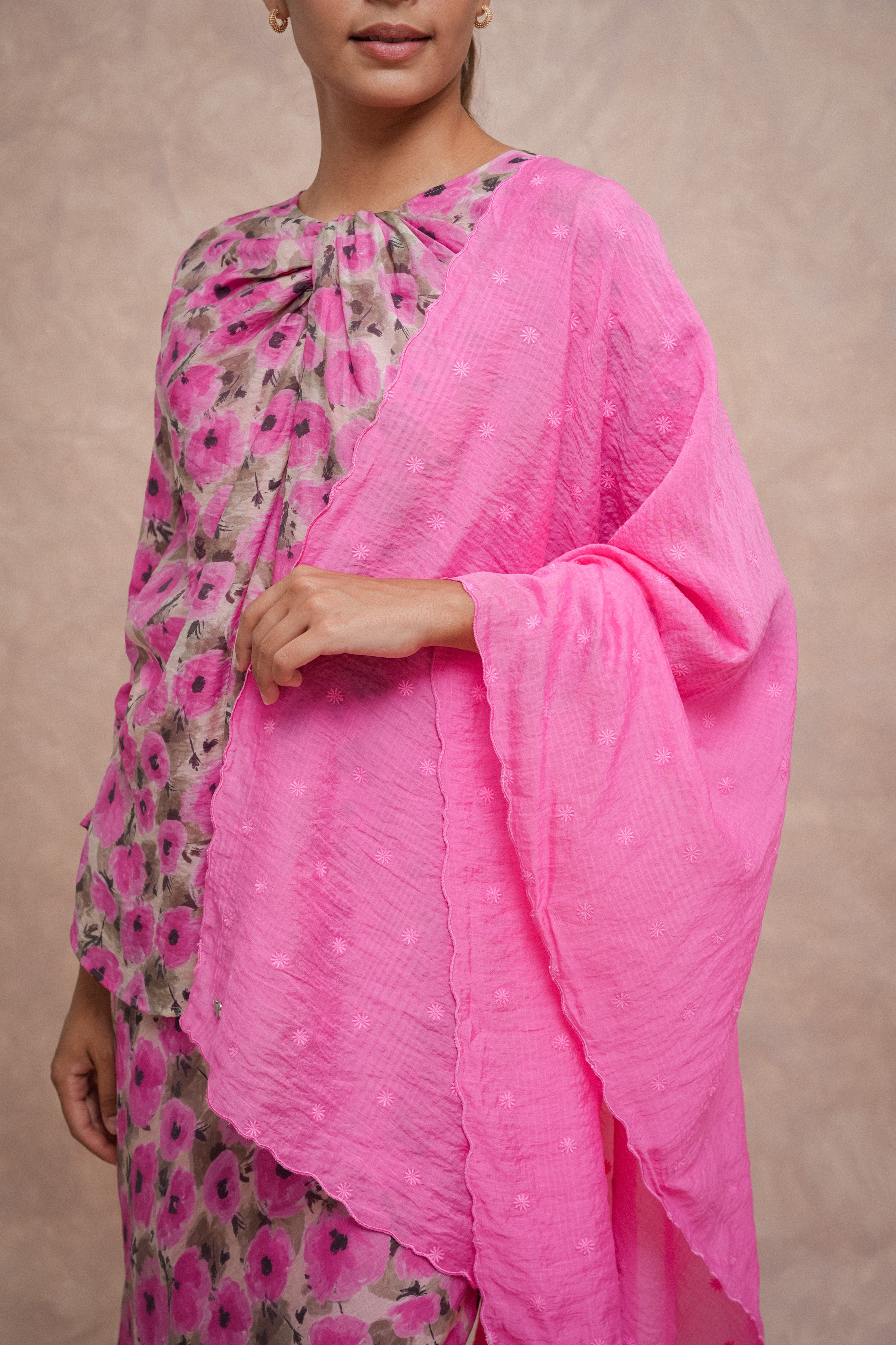 Very Important Selendang in Daisy Pink – Whimsigirl